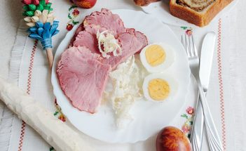 How To Cook the Perfect Easter Ham in the Slow Cooker - Carma's Cookery